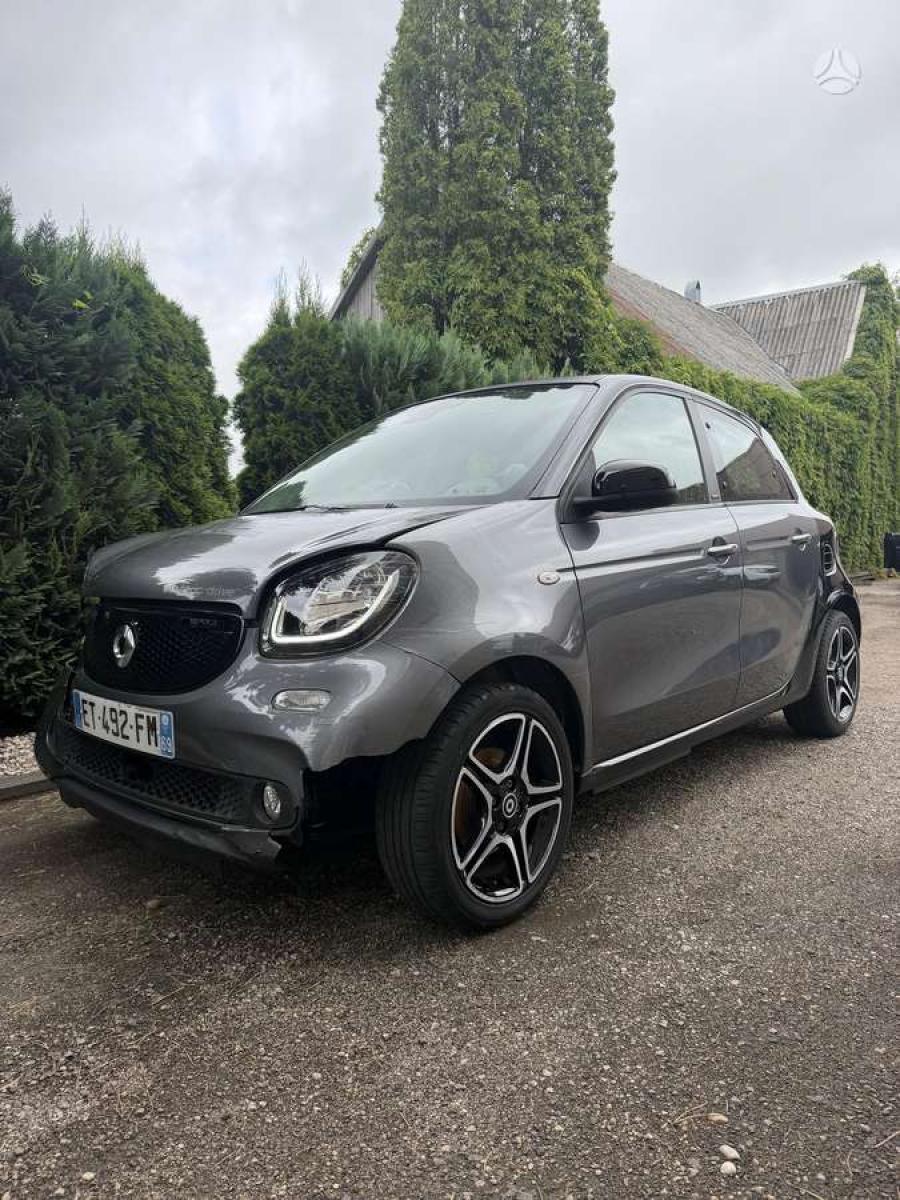 Grey Smart Forfour 2018 in Kaunas, with an engine capacity of 0.00 L and mileage of 88 thousand km for 3000 €, photo 1 on AUTOMOTO.COM.LV
