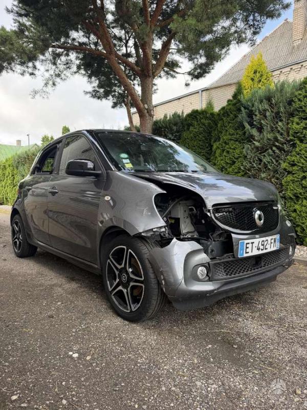 Pelēks Smart Forfour 2018 Kauņa, ar dzinēja tilpumu 0.00 L un nobraukumu 88 tūkst. km par 3000 €, foto 2 vietnē AUTOMOTO.COM.LV