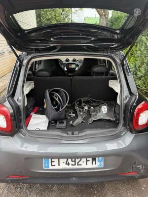 Grey Smart Forfour 2018 in Kaunas, with an engine capacity of 0.00 L and mileage of 88 thousand km for 3000 €, photo 7 on AUTOMOTO.COM.LV