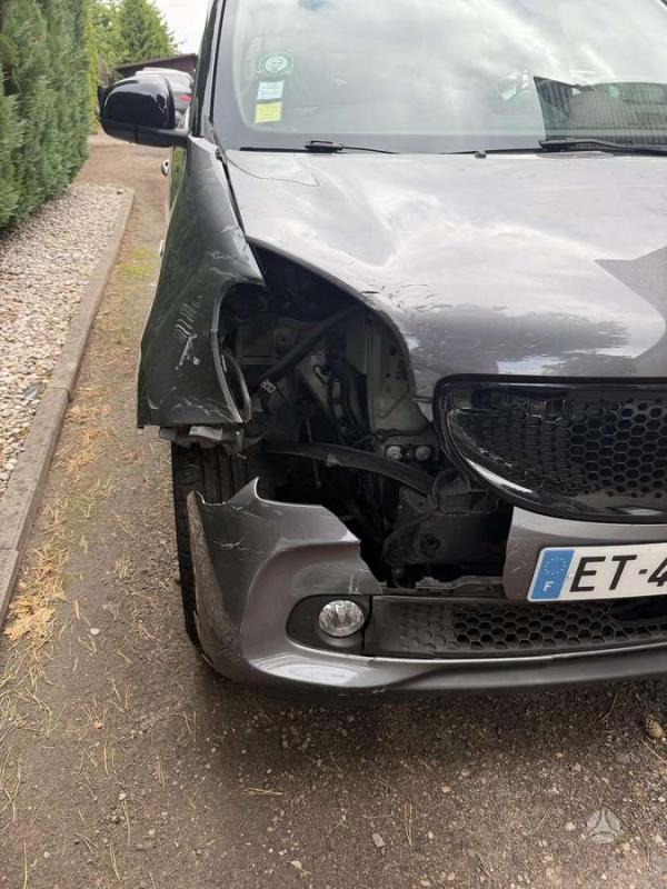 Pelēks Smart Forfour 2018 Kauņa, ar dzinēja tilpumu 0.00 L un nobraukumu 88 tūkst. km par 3000 €, foto 9 vietnē AUTOMOTO.COM.LV