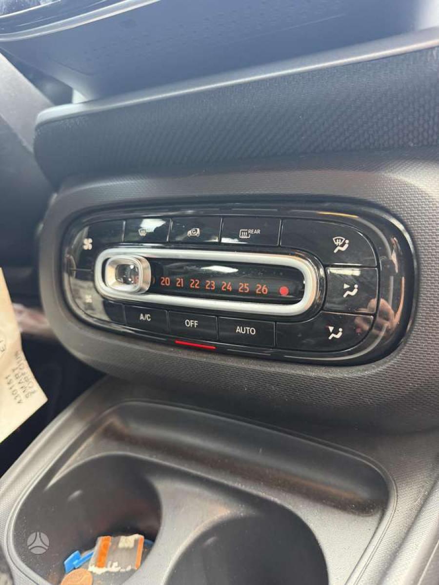 Grey Smart Forfour 2018 in Kaunas, with an engine capacity of 0.00 L and mileage of 88 thousand km for 3000 €, photo 18 on AUTOMOTO.COM.LV