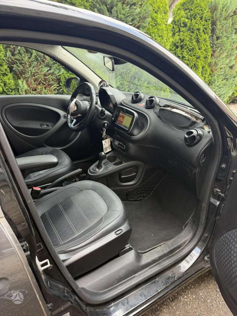 Grey Smart Forfour 2018 in Kaunas, with an engine capacity of 0.00 L and mileage of 88 thousand km for 3000 €, photo 20 on AUTOMOTO.COM.LV