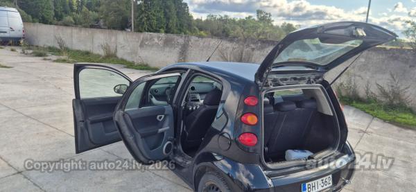 Smart Forfour 2005 Tallina vietnē Smart Forfour 2005 Tallina, ar dzinēja tilpumu 1.30 L un nobraukumu 205 tūkst. km par 1499 €, foto 9 vietnē AUTOMOTO.COM.LV