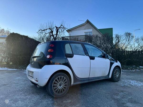 White Smart Forfour 2006 in Panevezys, with an engine capacity of 1.49 L and mileage of 196 thousand km for 650 €, photo 5 on AUTOMOTO.COM.LV