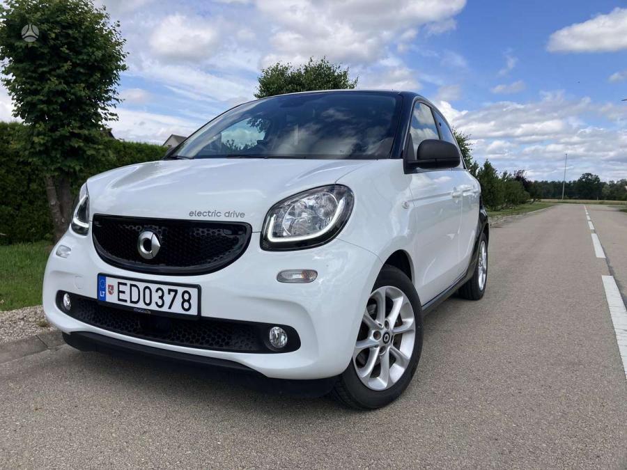 White Smart Forfour 2018 in Jurbarkas, with an engine capacity of 0.00 L and mileage of 81 thousand km for 6700 €, photo 1 on AUTOMOTO.COM.LV