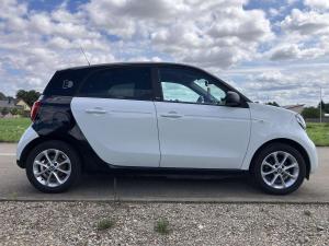 White Smart Forfour 2018 in Jurbarkas, with an engine capacity of 0.00 L and mileage of 81 thousand km for 6700 €, photo 4 on AUTOMOTO.COM.LV