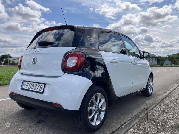 White Smart Forfour 2018 in Jurbarkas, with an engine capacity of 0.00 L and mileage of 81 thousand km for 6700 €, photo 4 on AUTOMOTO.COM.LV