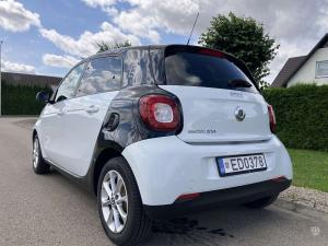 White Smart Forfour 2018 in Jurbarkas, with an engine capacity of 0.00 L and mileage of 81 thousand km for 6700 €, photo 6 on AUTOMOTO.COM.LV