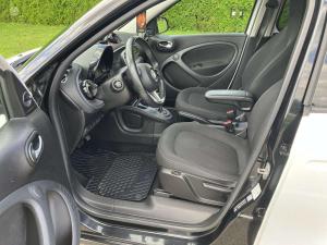 White Smart Forfour 2018 in Jurbarkas, with an engine capacity of 0.00 L and mileage of 81 thousand km for 6700 €, photo 9 on AUTOMOTO.COM.LV