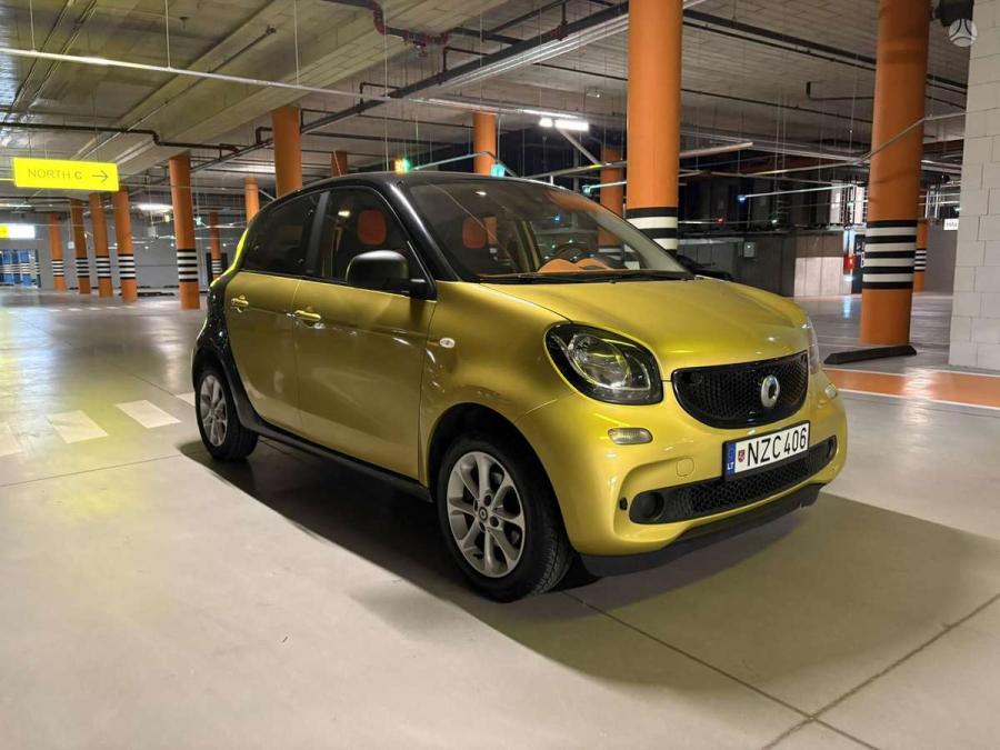 Yellow Smart Forfour 2017 in Vilnius, with an engine capacity of 1.00 L and mileage of 156 thousand km for 7200 €, photo 10 on AUTOMOTO.COM.LV