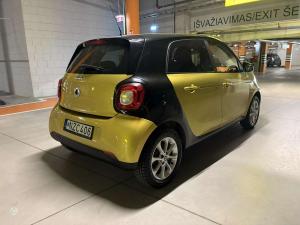 Yellow Smart Forfour 2017 in Vilnius, with an engine capacity of 1.00 L and mileage of 156 thousand km for 7200 €, photo 12 on AUTOMOTO.COM.LV
