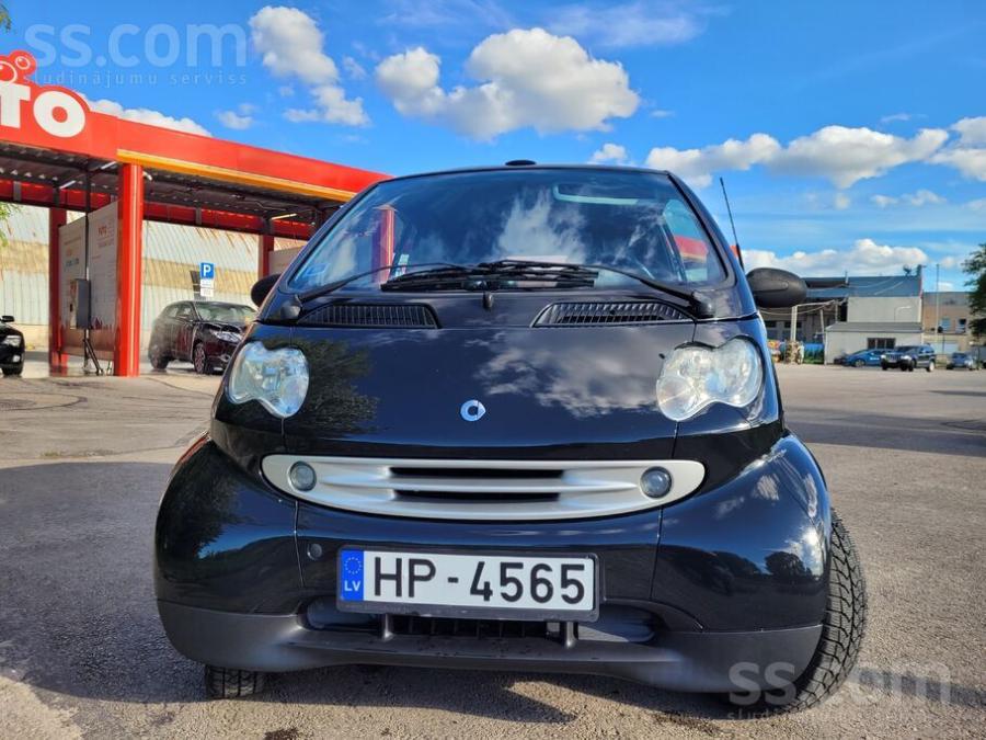Black Smart Fortwo 2001 in Riga, with an engine capacity of 0.80 L and mileage of 145 thousand km for 1000 €, photo 4 on AUTOMOTO.COM.LV