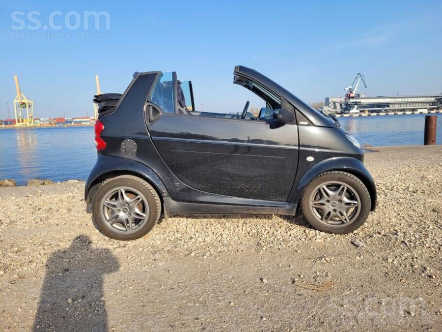 Black Smart Fortwo 2001 in Riga, with an engine capacity of 0.80 L and mileage of 145 thousand km for 1000 €, photo 5 on AUTOMOTO.COM.LV
