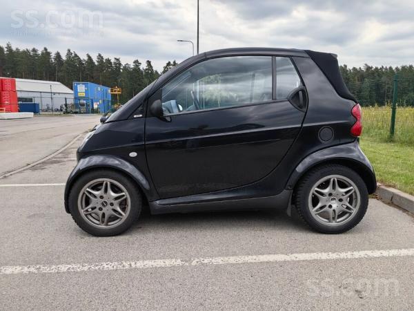 Black Smart Fortwo 2001 in Riga, with an engine capacity of 0.80 L and mileage of 145 thousand km for 1800 €, photo 2 on AUTOMOTO.COM.LV