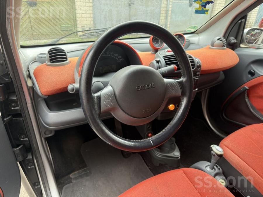 Melns Smart Fortwo 2002 Rīga, ar dzinēja tilpumu 0.80 L un nobraukumu 284 tūkst. km par 1550 €, foto 13 vietnē AUTOMOTO.COM.LV