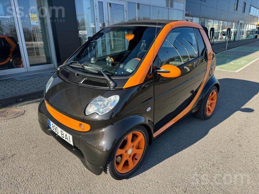 Black Smart Fortwo 2004 in Riga, with an engine capacity of 0.70 L and mileage of 135 thousand km for 4995 €, photo 1 on AUTOMOTO.COM.LV