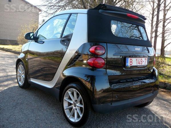 Black Smart Fortwo 2008 in Cesis, with an engine capacity of 1.00 L and mileage of 159 thousand km for 2650 €, photo 3 on AUTOMOTO.COM.LV