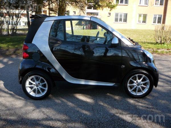 Black Smart Fortwo 2008 in Cesis, with an engine capacity of 1.00 L and mileage of 159 thousand km for 2650 €, photo 7 on AUTOMOTO.COM.LV