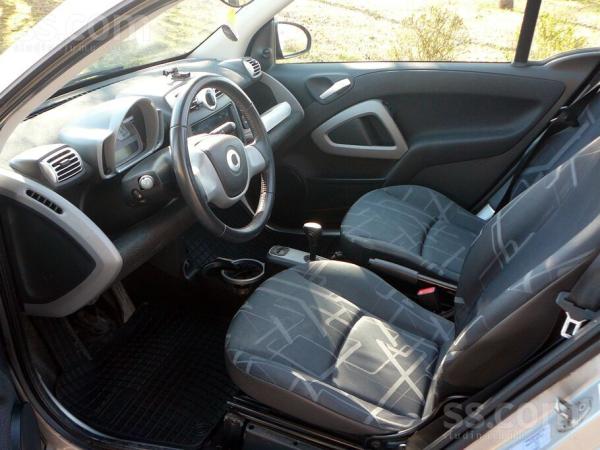 Black Smart Fortwo 2008 in Cesis, with an engine capacity of 1.00 L and mileage of 159 thousand km for 2650 €, photo 10 on AUTOMOTO.COM.LV