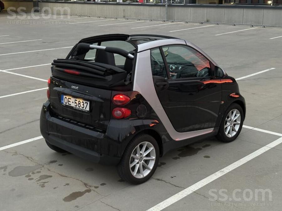 Black Smart Fortwo 2008 in Riga, with an engine capacity of 1.00 L and mileage of 163 thousand km for 4500 €, photo 4 on AUTOMOTO.COM.LV