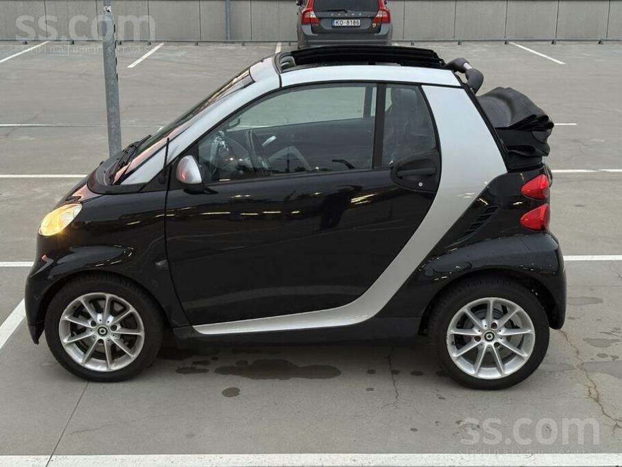 Black Smart Fortwo 2008 in Riga, with an engine capacity of 1.00 L and mileage of 163 thousand km for 4500 €, photo 5 on AUTOMOTO.COM.LV