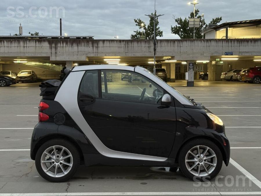 Black Smart Fortwo 2008 in Riga, with an engine capacity of 1.00 L and mileage of 163 thousand km for 4500 €, photo 9 on AUTOMOTO.COM.LV