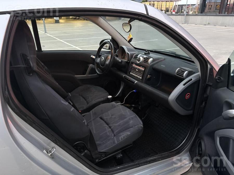 Black Smart Fortwo 2008 in Riga, with an engine capacity of 1.00 L and mileage of 163 thousand km for 4500 €, photo 14 on AUTOMOTO.COM.LV