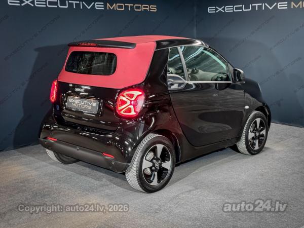 Melns Smart Fortwo 2022 Tallina, ar dzinēja tilpumu 0.00 L un nobraukumu 18 tūkst. km par 13499 €, foto 3 vietnē AUTOMOTO.COM.LV