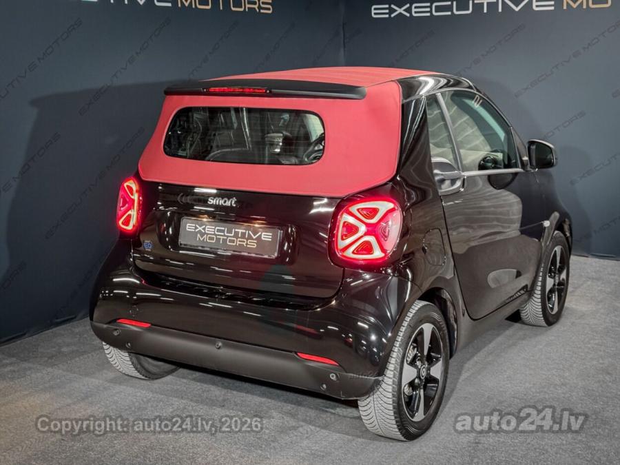 Melns Smart Fortwo 2022 Tallina, ar dzinēja tilpumu 0.00 L un nobraukumu 18 tūkst. km par 13499 €, foto 12 vietnē AUTOMOTO.COM.LV