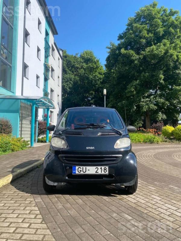 Black Smart Fortwo 1999 in Riga, with an engine capacity of 0.60 L and mileage of 93 thousand km for 800 €, photo 2 on AUTOMOTO.COM.LV