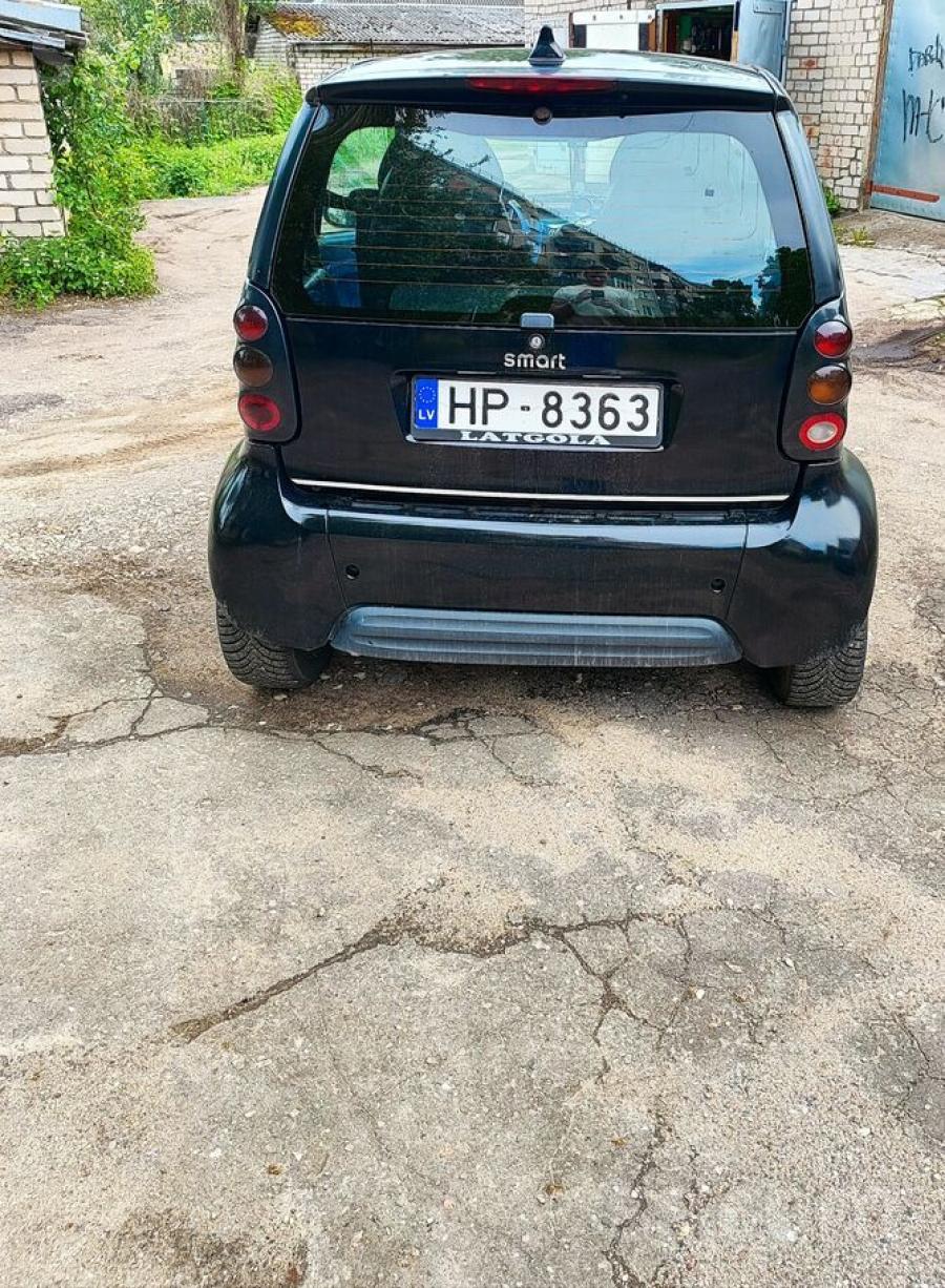 Melns Smart Fortwo 2000 Rēzekne, ar dzinēja tilpumu 0.80 L un nobraukumu 225 tūkst. km par 1000 €, foto 2 vietnē AUTOMOTO.COM.LV