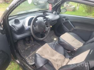 Black Smart Fortwo 2001 in Jekabpils, with an engine capacity of 0.60 L and mileage of 205 thousand km for 770 €, photo 4 on AUTOMOTO.COM.LV