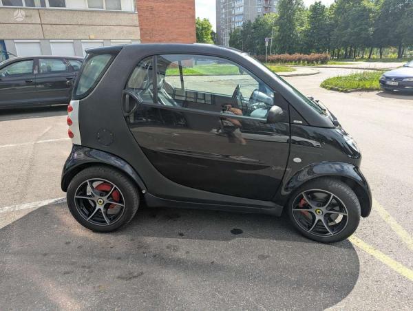 Melns Smart Fortwo 2002 Viļņa, ar dzinēja tilpumu 0.60 L un nobraukumu 178 tūkst. km par 1800 €, foto 5 vietnē AUTOMOTO.COM.LV