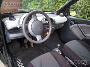 Black Smart Fortwo 2002 in Riga, with an engine capacity of 0.80 L and mileage of 180 thousand km for 200 €, photo 4 on AUTOMOTO.COM.LV