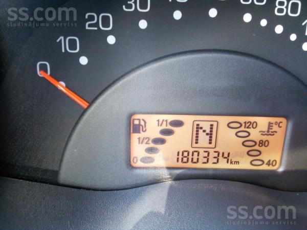Melns Smart Fortwo 2002 Rīga, ar dzinēja tilpumu 0.80 L un nobraukumu 180 tūkst. km par 200 €, foto 4 vietnē AUTOMOTO.COM.LV