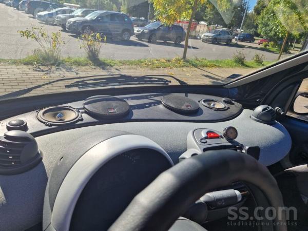 Black Smart Fortwo 2004 in Riga, with an engine capacity of 0.70 L and mileage of 124 thousand km for 1200 €, photo 7 on AUTOMOTO.COM.LV