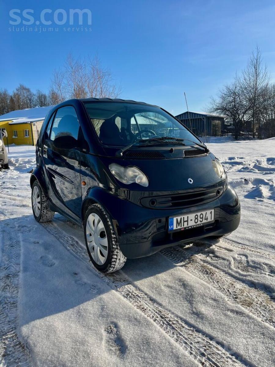 Black Smart Fortwo 2005 in Talsi, with an engine capacity of 0.70 L and mileage of 247 thousand km for 1450 €, photo 1 on AUTOMOTO.COM.LV