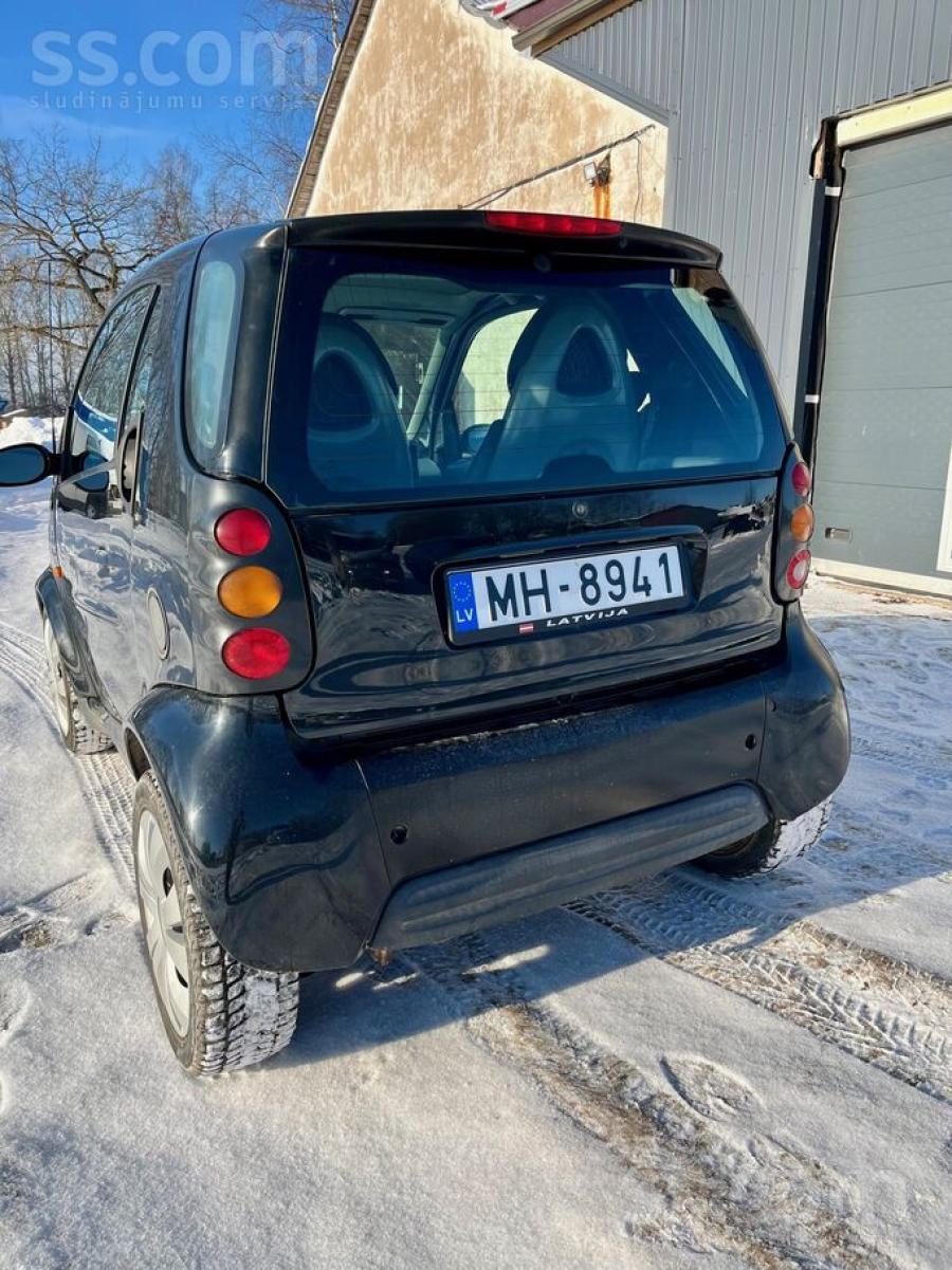 Black Smart Fortwo 2005 in Talsi, with an engine capacity of 0.70 L and mileage of 247 thousand km for 1450 €, photo 2 on AUTOMOTO.COM.LV