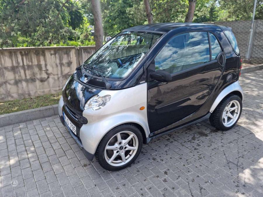 Black Smart Fortwo 2006 in Kaunas, with an engine capacity of 0.70 L and mileage of 120 thousand km for 2100 €, photo 1 on AUTOMOTO.COM.LV