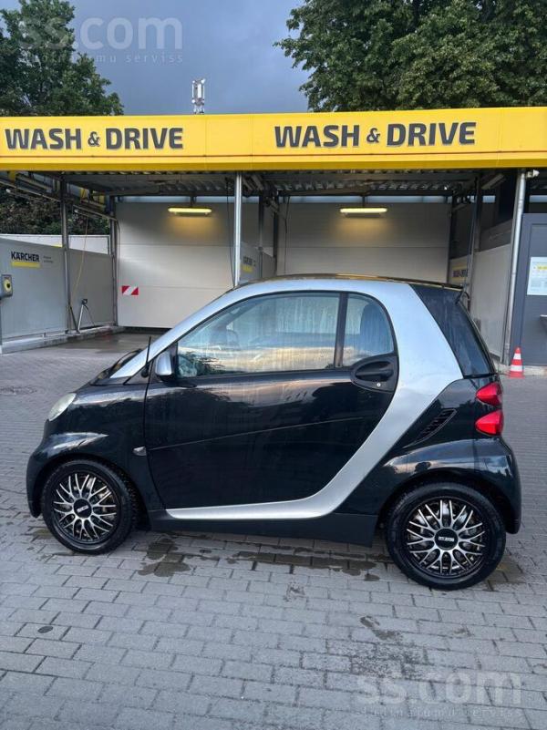Black Smart Fortwo 2007 in Tukums, with an engine capacity of 0.80 L and mileage of 162 thousand km for 2800 €, photo 1 on AUTOMOTO.COM.LV