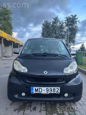 Black Smart Fortwo 2007 in Tukums, with an engine capacity of 0.80 L and mileage of 162 thousand km for 2800 €, photo 4 on AUTOMOTO.COM.LV