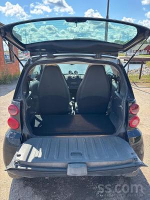 Black Smart Fortwo 2007 in Tukums, with an engine capacity of 0.80 L and mileage of 162 thousand km for 2800 €, photo 6 on AUTOMOTO.COM.LV