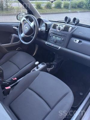 Black Smart Fortwo 2007 in Tukums, with an engine capacity of 0.80 L and mileage of 162 thousand km for 2800 €, photo 7 on AUTOMOTO.COM.LV