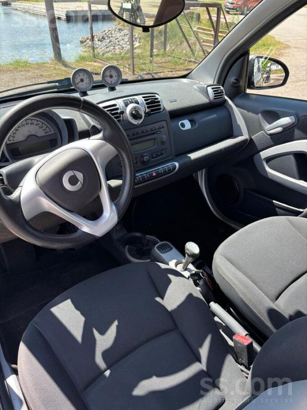 Black Smart Fortwo 2007 in Tukums, with an engine capacity of 0.80 L and mileage of 162 thousand km for 2800 €, photo 8 on AUTOMOTO.COM.LV