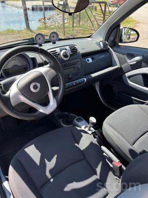 Black Smart Fortwo 2007 in Tukums, with an engine capacity of 0.80 L and mileage of 162 thousand km for 2800 €, photo 9 on AUTOMOTO.COM.LV