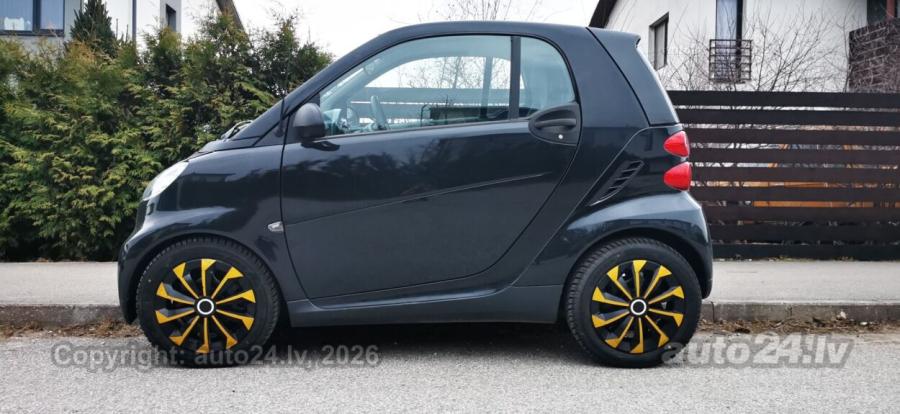 Melns Smart Fortwo 2008 Tartu, ar dzinēja tilpumu 1.00 L un nobraukumu 144 tūkst. km par 3333 €, foto 3 vietnē AUTOMOTO.COM.LV