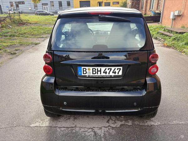 Melns Smart Fortwo 2011 Panevēža, ar dzinēja tilpumu 1.00 L un nobraukumu 215 tūkst. km par 2899 €, foto 5 vietnē AUTOMOTO.COM.LV
