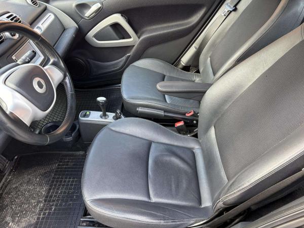 Melns Smart Fortwo 2011 Panevēža, ar dzinēja tilpumu 1.00 L un nobraukumu 215 tūkst. km par 2899 €, foto 9 vietnē AUTOMOTO.COM.LV