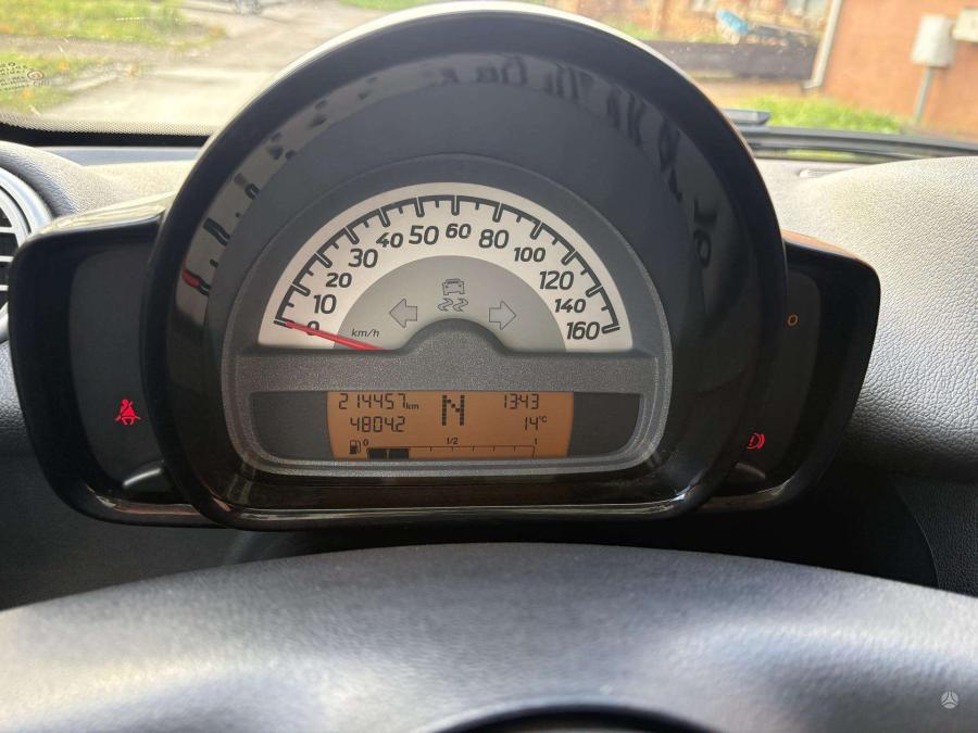Melns Smart Fortwo 2011 Panevēža, ar dzinēja tilpumu 1.00 L un nobraukumu 215 tūkst. km par 2899 €, foto 12 vietnē AUTOMOTO.COM.LV
