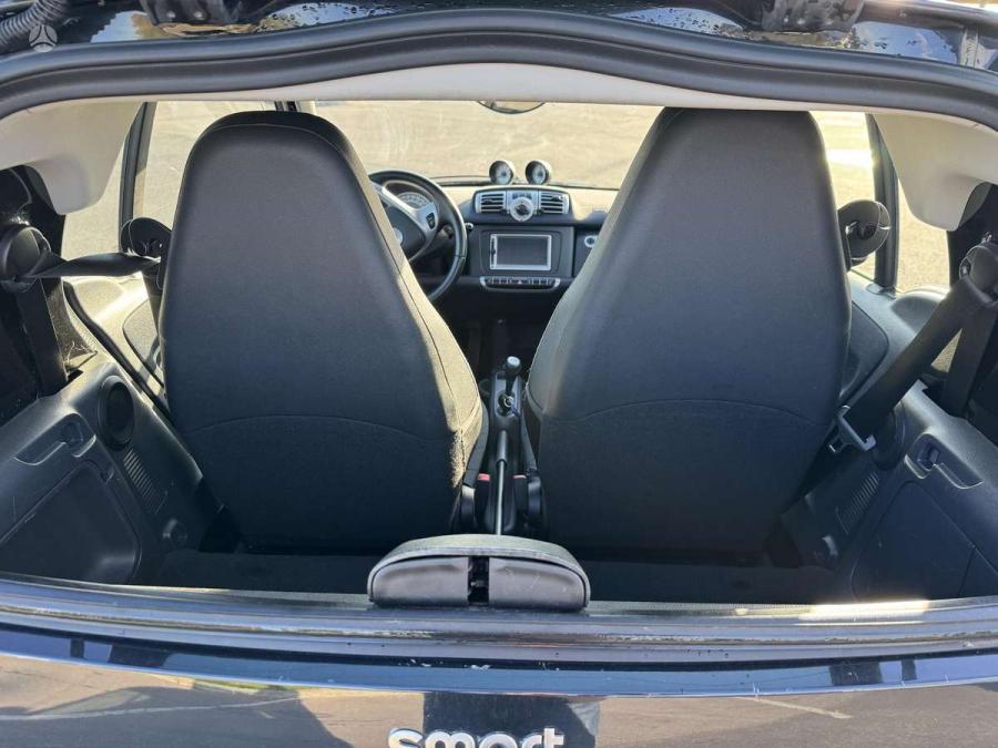 Black Smart Fortwo 2012 in Vilnius, with an engine capacity of 1.00 L and mileage of 90 thousand km for 3850 €, photo 14 on AUTOMOTO.COM.LV